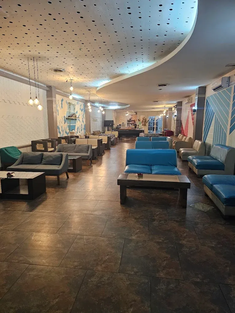 9 Rekomendasi Cafe di Karawang Terbaik & Estetik