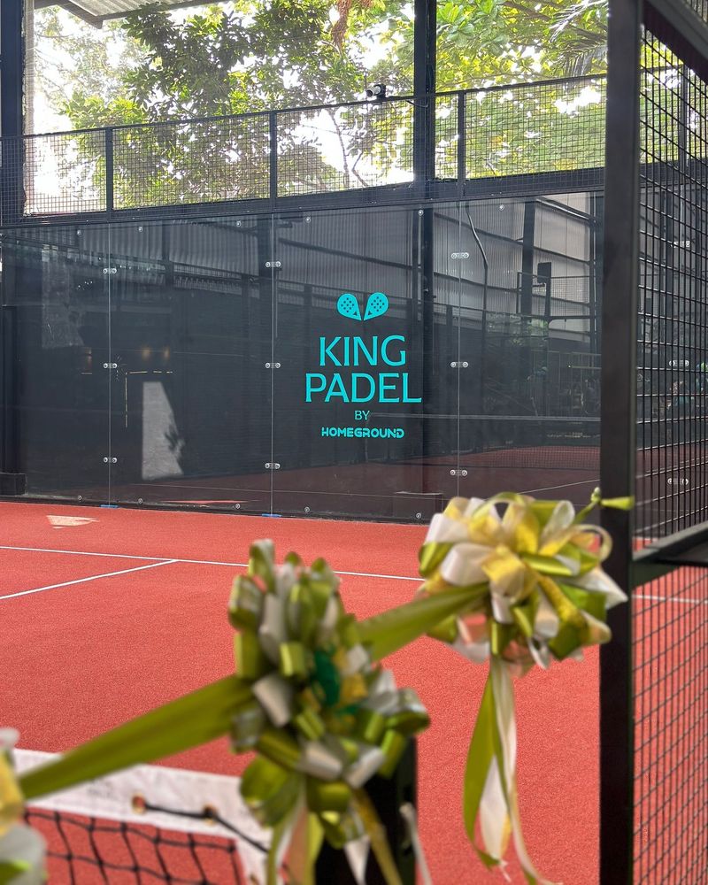 5 Pilihan Lapangan Padel di Kemang, Tempat Hits untuk Main & Nongkrong ...