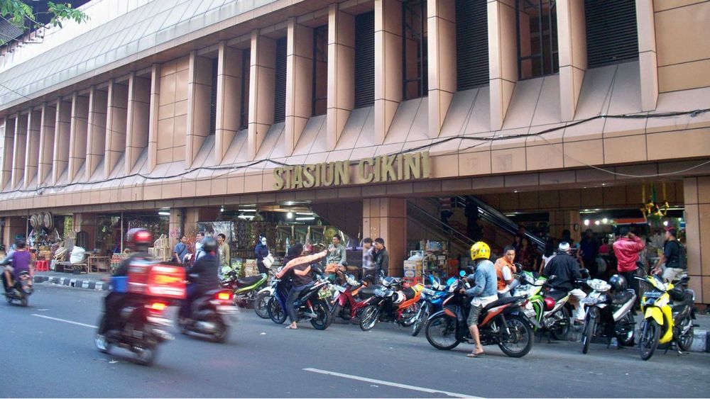 Stasiun Cikini: Sejarah, Lokasi, Rute, Jadwal, dan Tarif Kereta