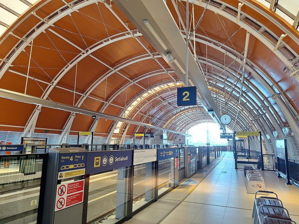 Stasiun LRT Cawang: Lokasi, Rute, Jadwal, dan Tarif