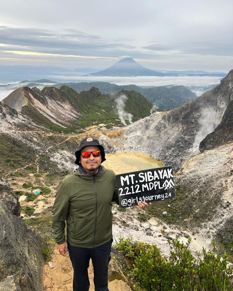 6 Gunung di Medan dan Sekitarnya yang Cocok untuk Pemula