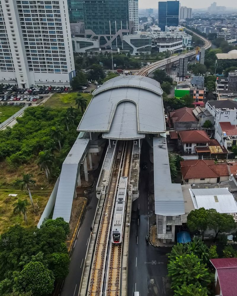 Stasiun LRT Pulomas: Jadwal, Rute & Tarif Terbaru