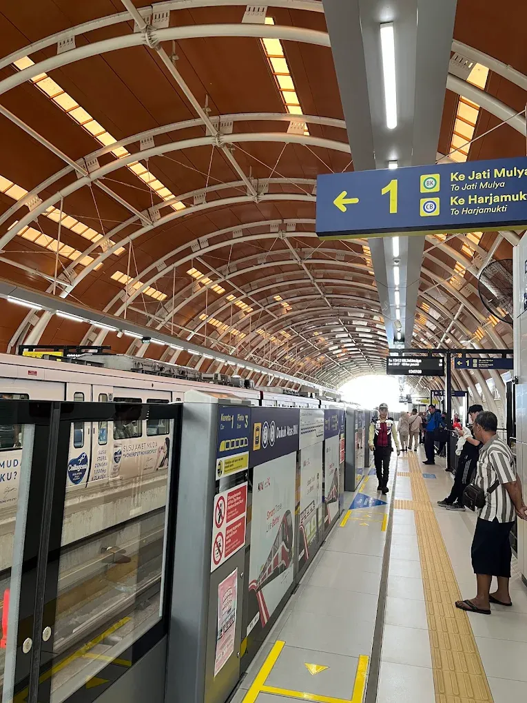 Stasiun LRT Halim: Jadwal, Rute, dan Tarif Terbaru