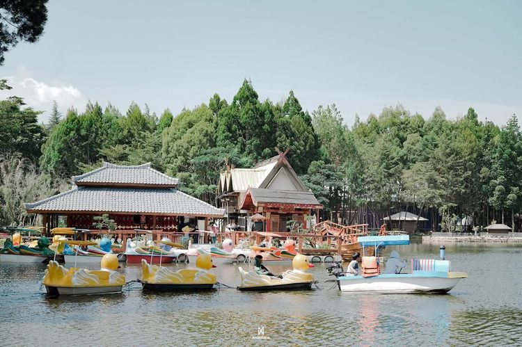 Floating Market Lembang: Lokasi, Tiket Masuk, Wahana, dan Daya Tariknya