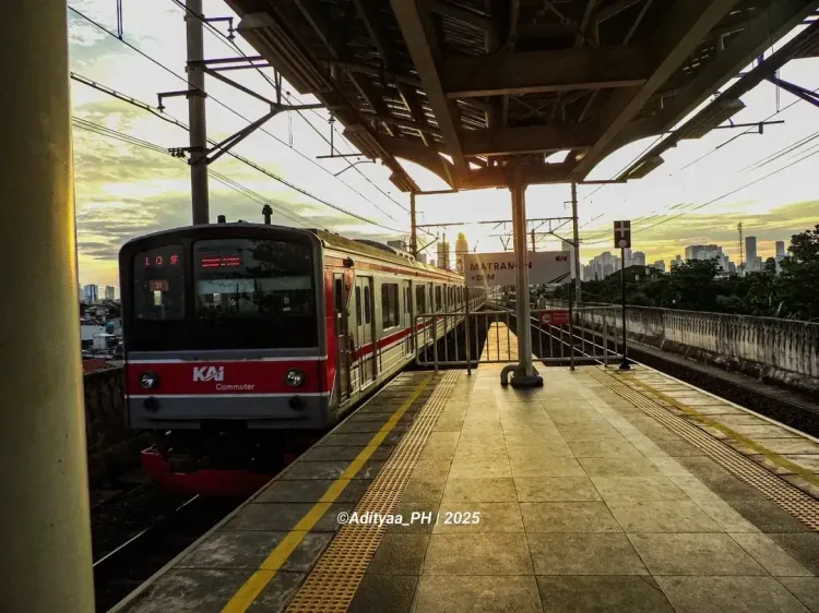 Stasiun Matraman: Rute, Jadwal Kereta, Fasilitas, dan Tarif Perjalanan