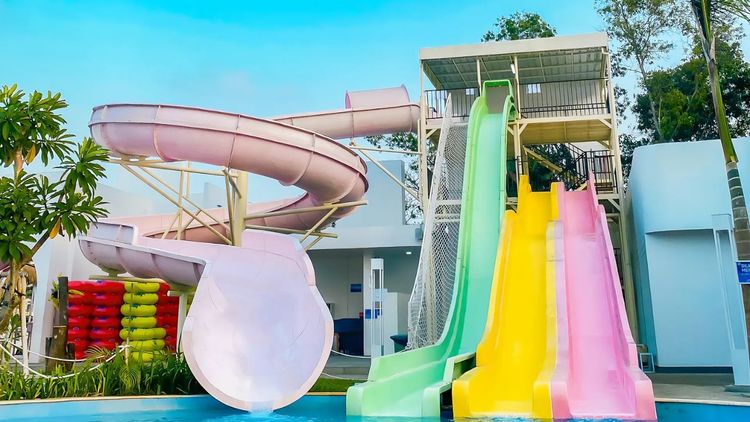 Tropikana Waterpark: Daya Tarik, Ulasan, dan Harga Tiket