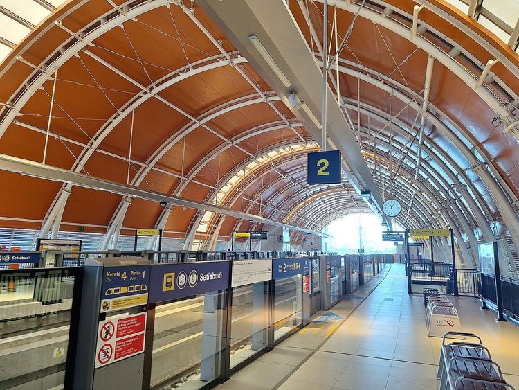Stasiun LRT Cawang: Lokasi, Rute, Jadwal, dan Tarif