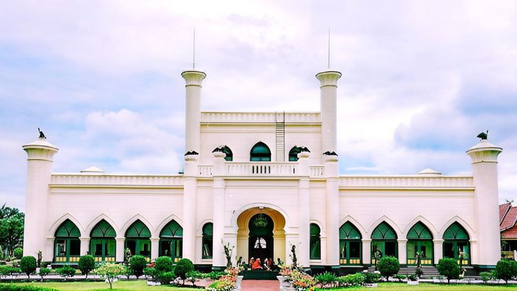 Menyusuri Keindahan Istana Siak, Warisan Bersejarah di Tanah Melayu
